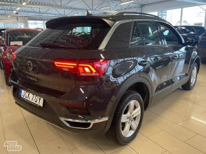 Grey Volkswagen T-Roc 2021 in Kaunas, with an engine capacity of 0.00 L and mileage of 34 thousand km for 25488 €, photo 4 on AUTOMOTO.COM.LV