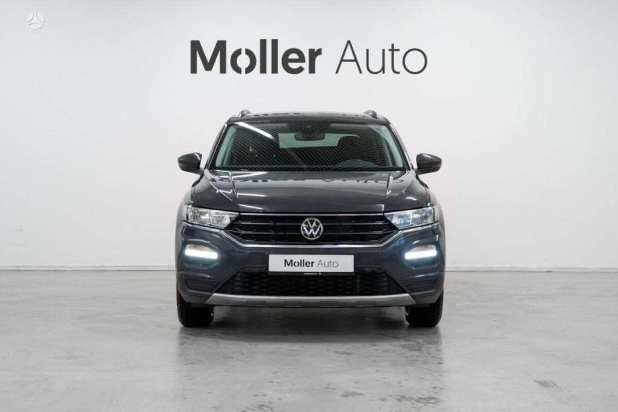 Grey Volkswagen T-Roc 2021 in Vilnius, with an engine capacity of 1.50 L and mileage of 182 thousand km for 14800 €, photo 5 on AUTOMOTO.COM.LV