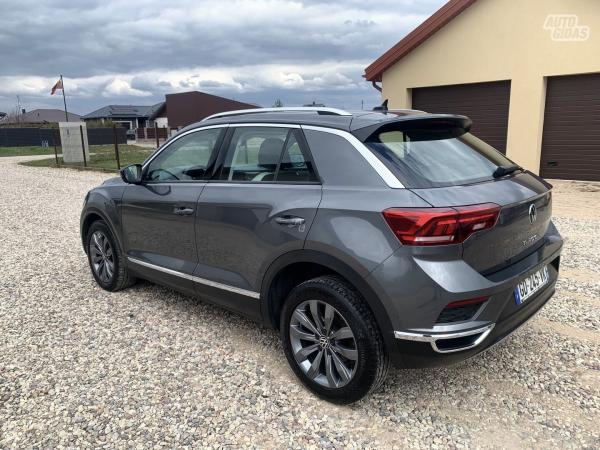 Grey Volkswagen T-Roc 2021 in Vilnius, with an engine capacity of 2.00 L and mileage of 187 thousand km for 16900 €, photo 3 on AUTOMOTO.COM.LV