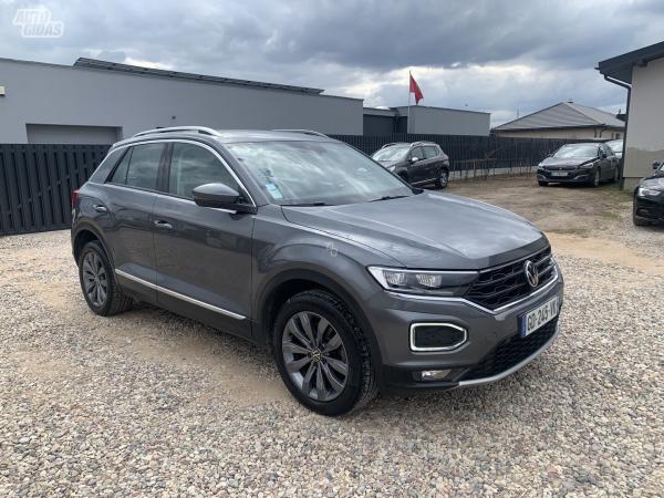 Grey Volkswagen T-Roc 2021 in Vilnius, with an engine capacity of 2.00 L and mileage of 187 thousand km for 16450 €, photo 5 on AUTOMOTO.COM.LV