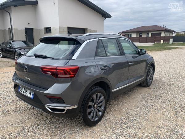 Grey Volkswagen T-Roc 2021 in Vilnius, with an engine capacity of 2.00 L and mileage of 187 thousand km for 16450 €, photo 7 on AUTOMOTO.COM.LV