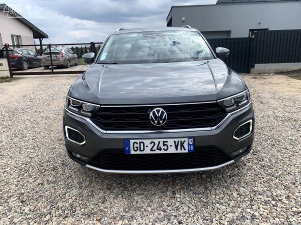 Grey Volkswagen T-Roc 2021 in Vilnius, with an engine capacity of 2.00 L and mileage of 187 thousand km for 16450 €, photo 8 on AUTOMOTO.COM.LV