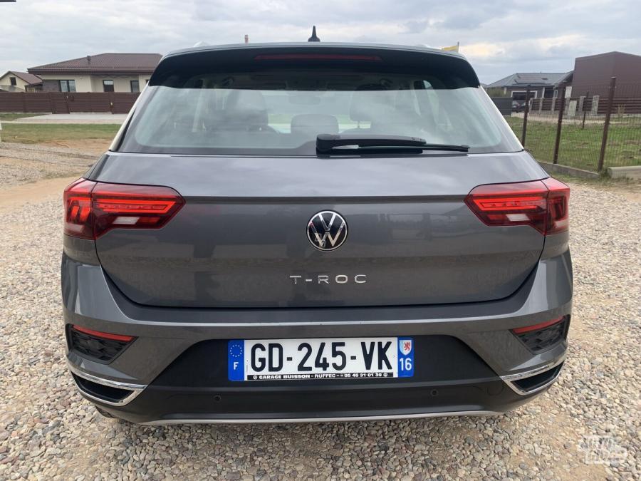 Grey Volkswagen T-Roc 2021 in Vilnius, with an engine capacity of 2.00 L and mileage of 187 thousand km for 16900 €, photo 10 on AUTOMOTO.COM.LV