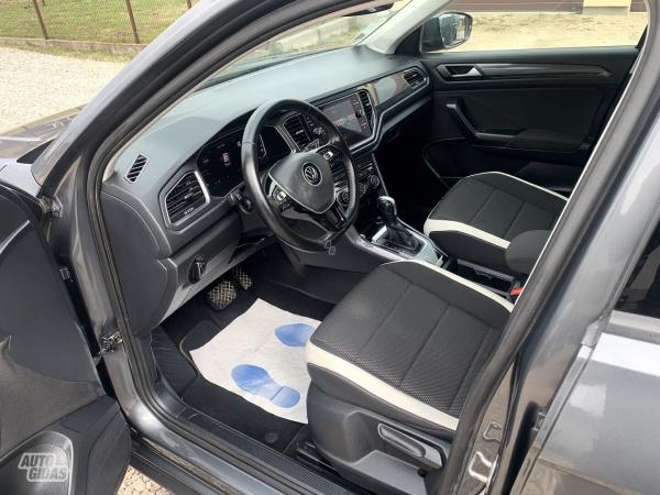 Grey Volkswagen T-Roc 2021 in Vilnius, with an engine capacity of 2.00 L and mileage of 187 thousand km for 16450 €, photo 10 on AUTOMOTO.COM.LV