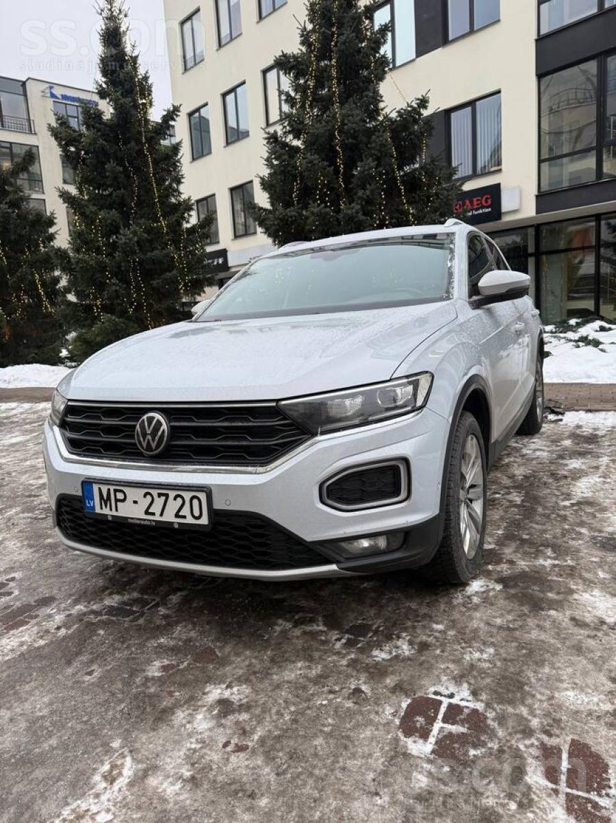 Pelēks Volkswagen T-Roc 2021 Rīga, ar dzinēja tilpumu 1.50 L un nobraukumu 61 tūkst. km par 21000 €, foto 3 vietnē AUTOMOTO.COM.LV
