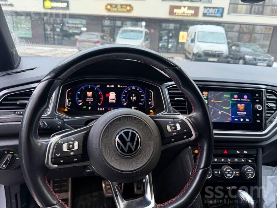 Pelēks Volkswagen T-Roc 2021 Rīga, ar dzinēja tilpumu 1.50 L un nobraukumu 61 tūkst. km par 21000 €, foto 9 vietnē AUTOMOTO.COM.LV