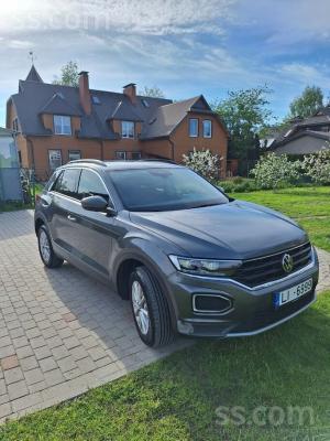 Pelēks Volkswagen T-Roc 2021 Jūrmala, ar dzinēja tilpumu 1.50 L un nobraukumu 109 tūkst. km par 15500 €, foto 5 vietnē AUTOMOTO.COM.LV