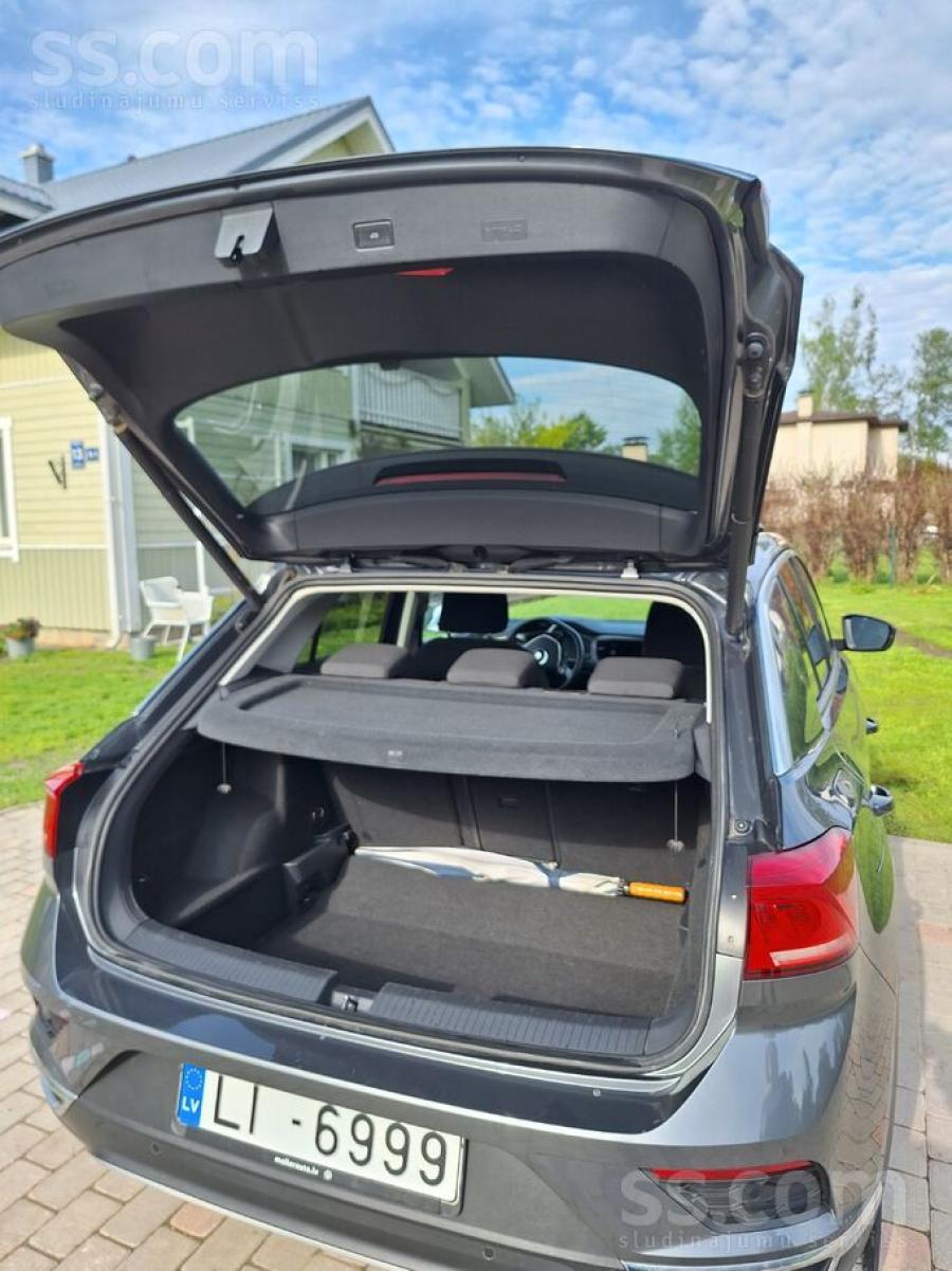 Pelēks Volkswagen T-Roc 2021 Jūrmala, ar dzinēja tilpumu 1.50 L un nobraukumu 109 tūkst. km par 15500 €, foto 6 vietnē AUTOMOTO.COM.LV