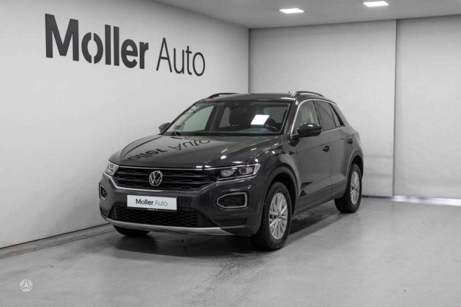Grey Volkswagen T-Roc 2021 in Vilnius, with an engine capacity of 1.50 L and mileage of 39 thousand km for 21900 €, photo 1 on AUTOMOTO.COM.LV