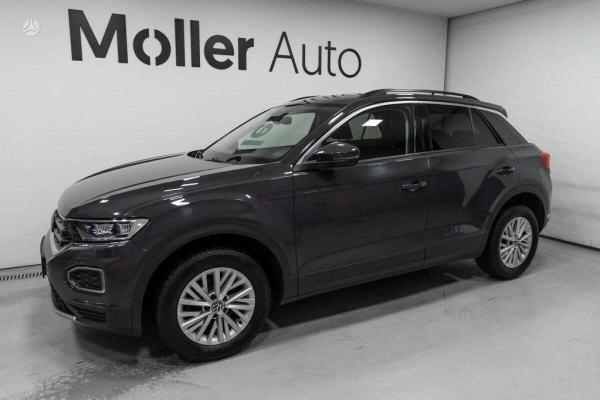 Pelēks Volkswagen T-Roc 2021 Viļņa, ar dzinēja tilpumu 1.50 L un nobraukumu 39 tūkst. km par 21900 €, foto 2 vietnē AUTOMOTO.COM.LV