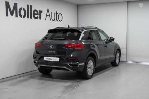Grey Volkswagen T-Roc 2021 in Vilnius, with an engine capacity of 1.50 L and mileage of 39 thousand km for 21900 €, photo 4 on AUTOMOTO.COM.LV