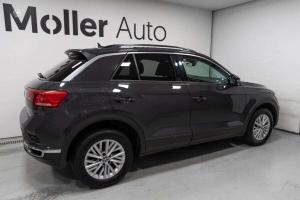 Grey Volkswagen T-Roc 2021 in Vilnius, with an engine capacity of 1.50 L and mileage of 39 thousand km for 21900 €, photo 5 on AUTOMOTO.COM.LV