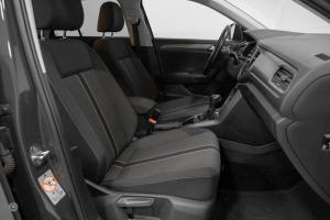 Grey Volkswagen T-Roc 2021 in Vilnius, with an engine capacity of 1.50 L and mileage of 39 thousand km for 21900 €, photo 10 on AUTOMOTO.COM.LV