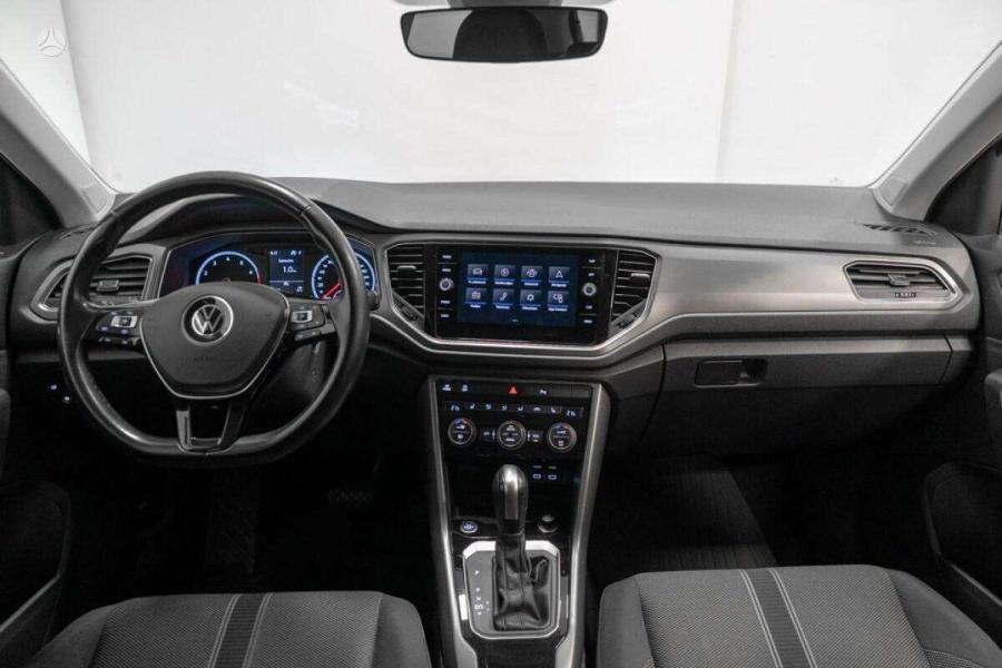 Grey Volkswagen T-Roc 2021 in Vilnius, with an engine capacity of 1.50 L and mileage of 39 thousand km for 21900 €, photo 12 on AUTOMOTO.COM.LV