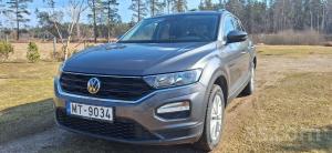 Pelēks Volkswagen T-Roc 2021 Rīga, ar dzinēja tilpumu 1.50 L un nobraukumu 65 tūkst. km par 17500 €, foto  vietnē AUTOMOTO.COM.LV