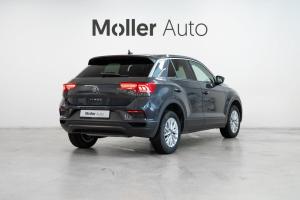 Pelēks Volkswagen T-Roc 2021 Viļņa, ar dzinēja tilpumu 1.50 L un nobraukumu 86 tūkst. km par 17500 €, foto 4 vietnē AUTOMOTO.COM.LV