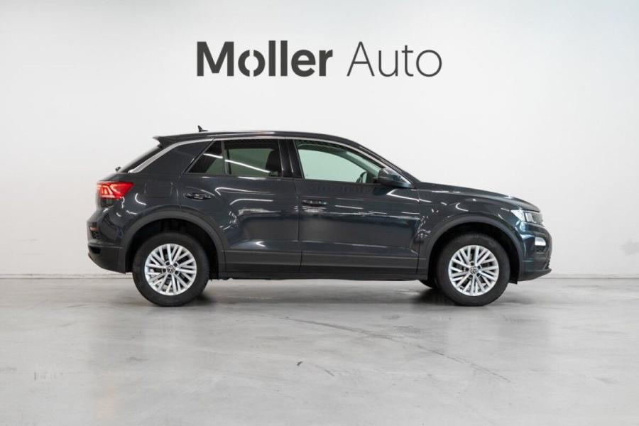 Pelēks Volkswagen T-Roc 2021 Viļņa, ar dzinēja tilpumu 1.50 L un nobraukumu 86 tūkst. km par 17500 €, foto 5 vietnē AUTOMOTO.COM.LV
