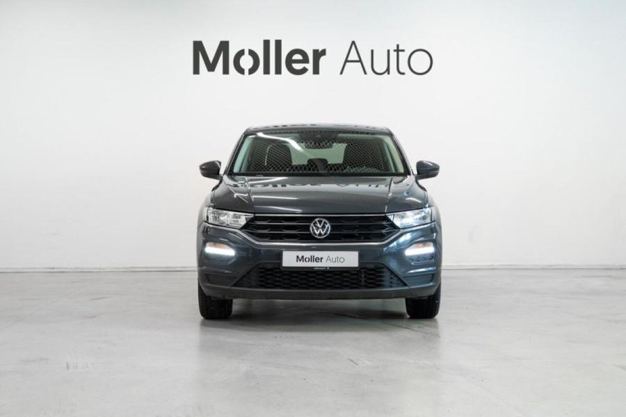 Pelēks Volkswagen T-Roc 2021 Viļņa, ar dzinēja tilpumu 1.50 L un nobraukumu 86 tūkst. km par 17500 €, foto 6 vietnē AUTOMOTO.COM.LV
