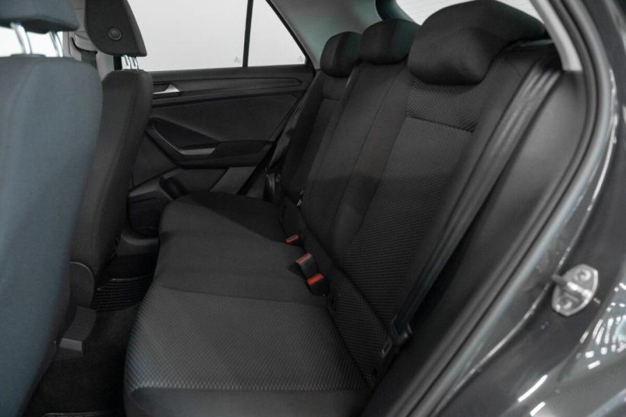 Pelēks Volkswagen T-Roc 2021 Viļņa, ar dzinēja tilpumu 1.50 L un nobraukumu 86 tūkst. km par 17500 €, foto 14 vietnē AUTOMOTO.COM.LV