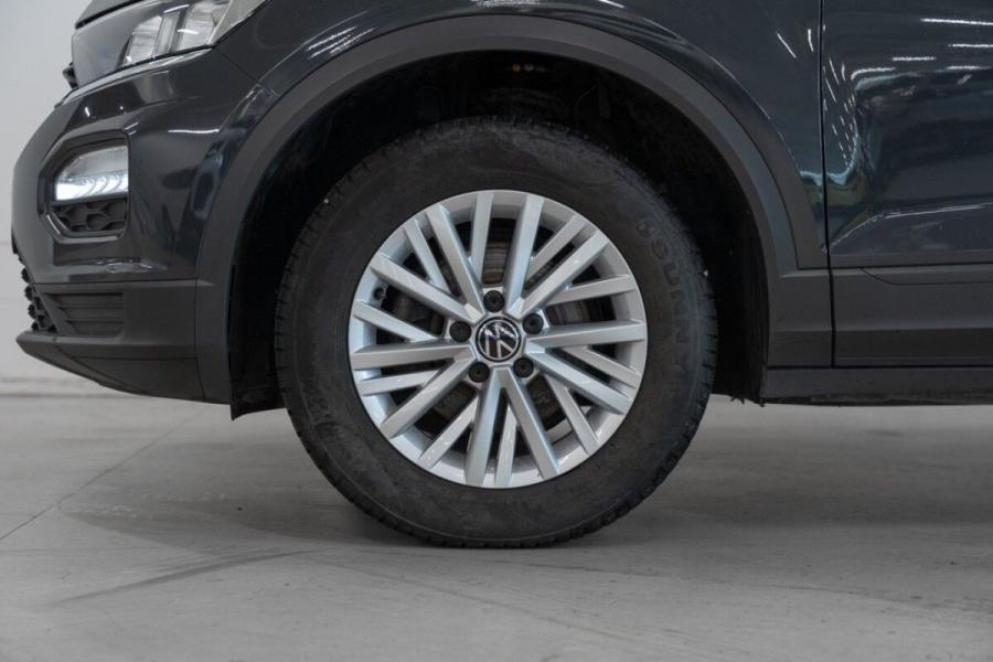 Pelēks Volkswagen T-Roc 2021 Viļņa, ar dzinēja tilpumu 1.50 L un nobraukumu 86 tūkst. km par 17500 €, foto 16 vietnē AUTOMOTO.COM.LV