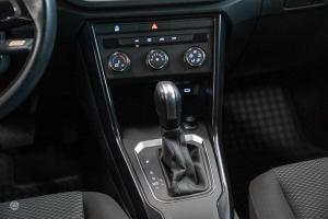 Pelēks Volkswagen T-Roc 2021 Viļņa, ar dzinēja tilpumu 1.50 L un nobraukumu 86 tūkst. km par 17500 €, foto 13 vietnē AUTOMOTO.COM.LV