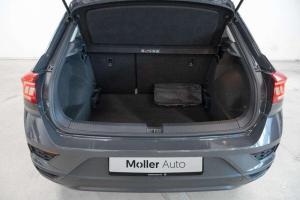 Pelēks Volkswagen T-Roc 2021 Viļņa, ar dzinēja tilpumu 1.50 L un nobraukumu 86 tūkst. km par 17500 €, foto 15 vietnē AUTOMOTO.COM.LV