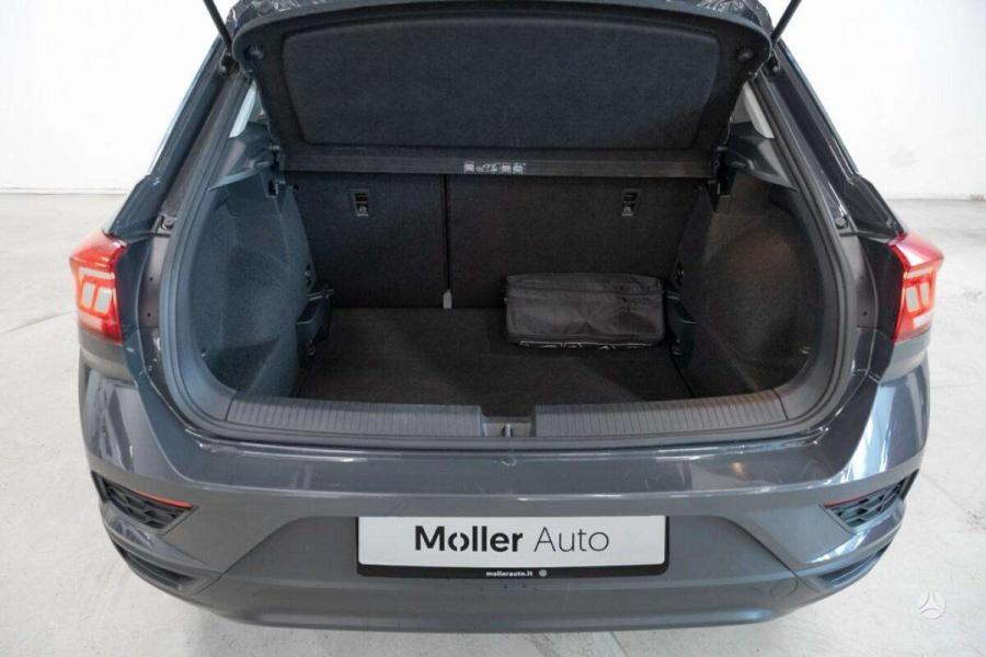 Pelēks Volkswagen T-Roc 2021 Viļņa, ar dzinēja tilpumu 1.50 L un nobraukumu 86 tūkst. km par 17500 €, foto 15 vietnē AUTOMOTO.COM.LV