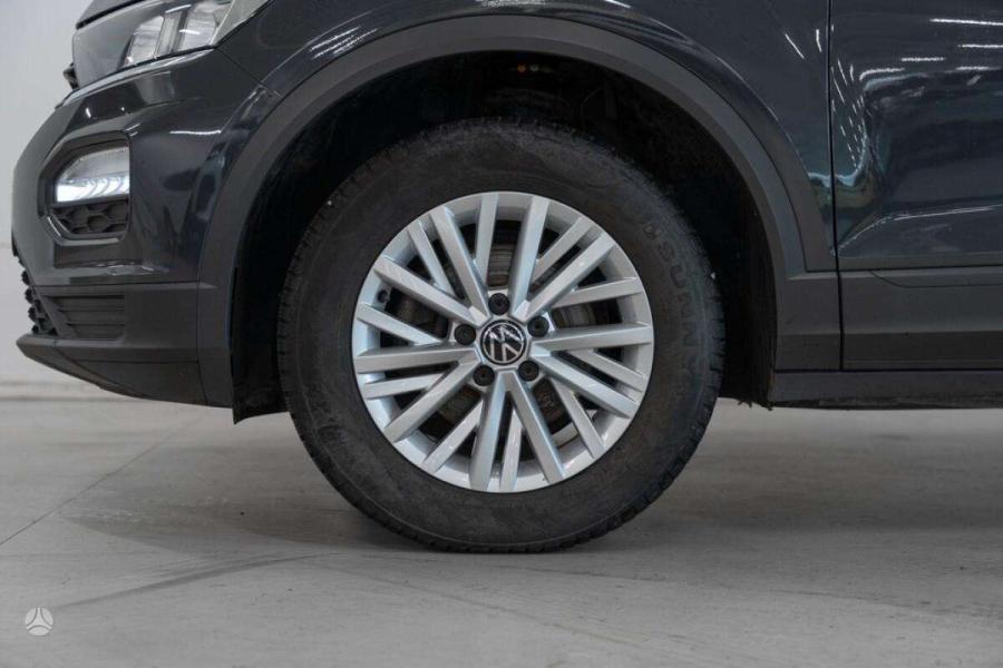 Pelēks Volkswagen T-Roc 2021 Viļņa, ar dzinēja tilpumu 1.50 L un nobraukumu 86 tūkst. km par 17500 €, foto 16 vietnē AUTOMOTO.COM.LV