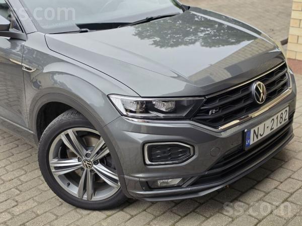 Pelēks Volkswagen T-Roc 2021 Rīga, ar dzinēja tilpumu 2.00 L un nobraukumu 66 tūkst. km par 21000 €, foto 1 vietnē AUTOMOTO.COM.LV