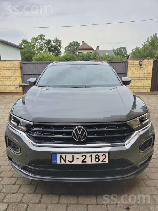 Pelēks Volkswagen T-Roc 2021 Rīga, ar dzinēja tilpumu 2.00 L un nobraukumu 66 tūkst. km par 21000 €, foto 6 vietnē AUTOMOTO.COM.LV