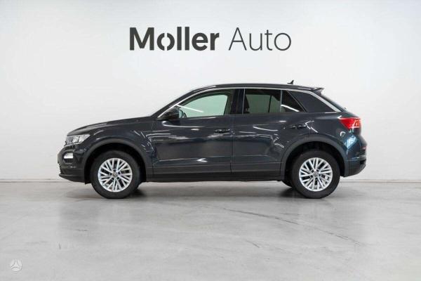 Pelēks Volkswagen T-Roc 2021 Viļņa, ar dzinēja tilpumu 1.50 L un nobraukumu 99 tūkst. km par 17250 €, foto 2 vietnē AUTOMOTO.COM.LV