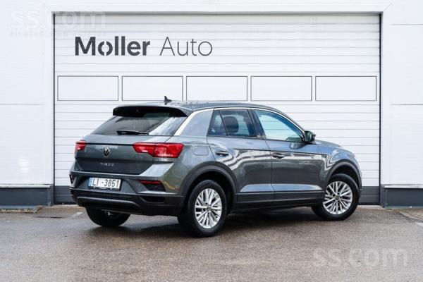 Pelēks Volkswagen T-Roc 2021 Rīga, ar dzinēja tilpumu 1.50 L un nobraukumu 91 tūkst. km par 16950 €, foto 3 vietnē AUTOMOTO.COM.LV