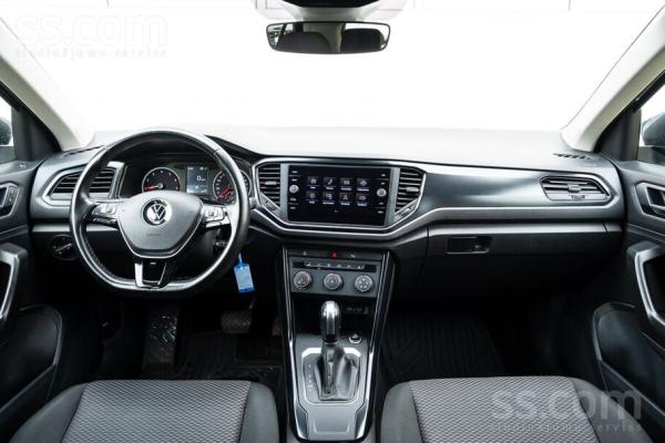 Pelēks Volkswagen T-Roc 2021 Rīga, ar dzinēja tilpumu 1.50 L un nobraukumu 91 tūkst. km par 16950 €, foto 9 vietnē AUTOMOTO.COM.LV