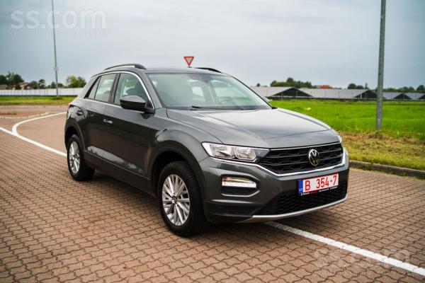 Grey Volkswagen T-Roc 2021 in Riga, with an engine capacity of 1.50 L and mileage of 161 thousand km for 16500 €, photo 5 on AUTOMOTO.COM.LV