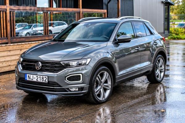 Pelēks Volkswagen T-Roc 2021 Rīga, ar dzinēja tilpumu 2.00 L un nobraukumu 0 tūkst. km par 18900 €, foto 1 vietnē AUTOMOTO.COM.LV