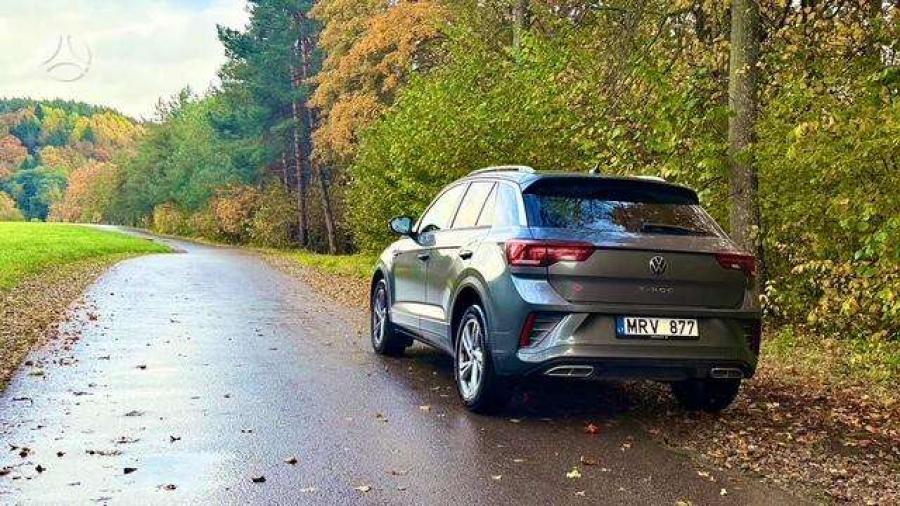 Grey Volkswagen T-Roc 2022 in Vilnius, with an engine capacity of 1.50 L and mileage of 52 thousand km for 20999 €, photo 3 on AUTOMOTO.COM.LV