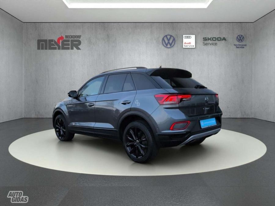 Grey Volkswagen T-Roc 2022 in Kaunas, with an engine capacity of 1.50 L and mileage of 20 thousand km for 28600 €, photo 4 on AUTOMOTO.COM.LV