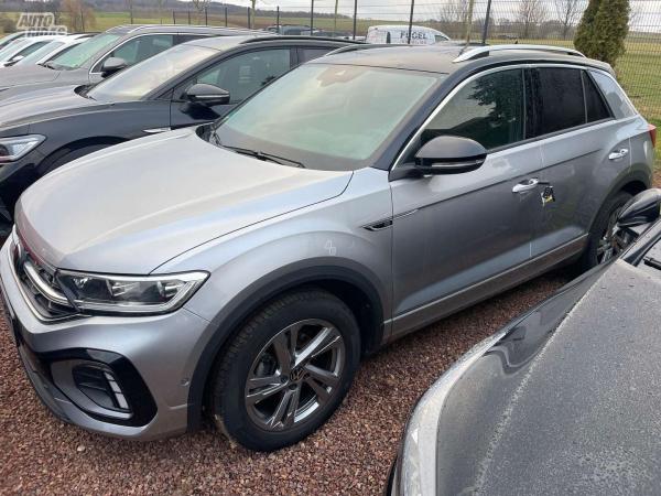 Pelēks Volkswagen T-Roc 2022 Kauņa, ar dzinēja tilpumu 1.50 L un nobraukumu 52 tūkst. km par 25386 €, foto 2 vietnē AUTOMOTO.COM.LV