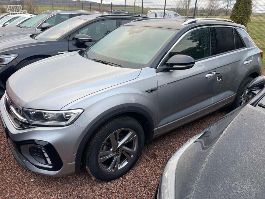 Pelēks Volkswagen T-Roc 2022 Kauņa, ar dzinēja tilpumu 1.50 L un nobraukumu 52 tūkst. km par 25386 €, foto 2 vietnē AUTOMOTO.COM.LV