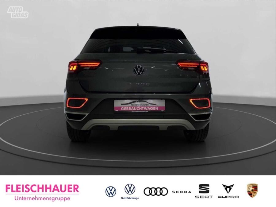 Grey Volkswagen T-Roc 2022 in Kaunas, with an engine capacity of 1.50 L and mileage of 31 thousand km for 30630 €, photo 5 on AUTOMOTO.COM.LV