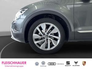 Grey Volkswagen T-Roc 2022 in Kaunas, with an engine capacity of 1.50 L and mileage of 31 thousand km for 30630 €, photo 6 on AUTOMOTO.COM.LV