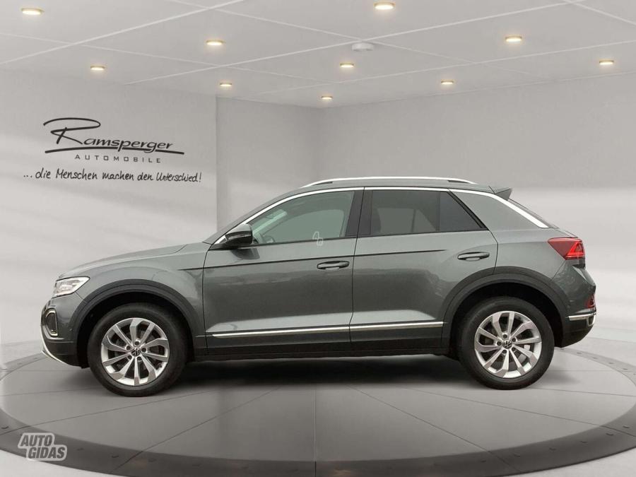 Pelēks Volkswagen T-Roc 2022 Kauņa, ar dzinēja tilpumu 1.50 L un nobraukumu 35 tūkst. km par 28496 €, foto 3 vietnē AUTOMOTO.COM.LV