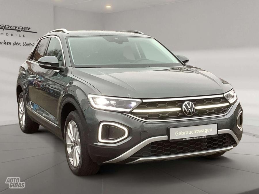 Pelēks Volkswagen T-Roc 2022 Kauņa, ar dzinēja tilpumu 1.50 L un nobraukumu 35 tūkst. km par 28496 €, foto 6 vietnē AUTOMOTO.COM.LV