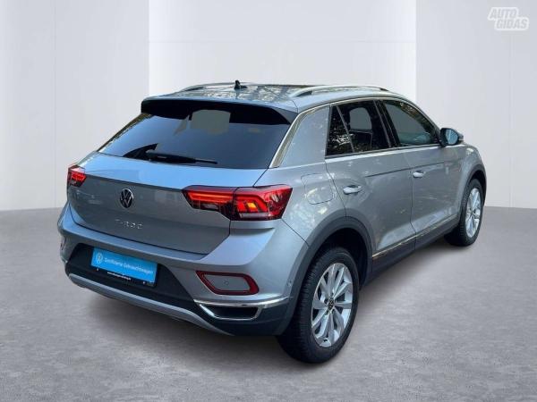 Grey Volkswagen T-Roc 2022 in Kaunas, with an engine capacity of 1.50 L and mileage of 39 thousand km for 29543 €, photo 5 on AUTOMOTO.COM.LV