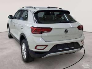 Pelēks Volkswagen T-Roc 2022 Kauņa, ar dzinēja tilpumu 2.00 L un nobraukumu 47 tūkst. km par 23317 €, foto 2 vietnē AUTOMOTO.COM.LV