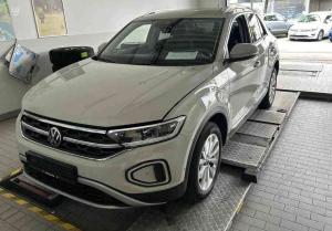 Grey Volkswagen T-Roc 2022 in Vilnius, with an engine capacity of 1.97 L and mileage of 196 thousand km for 16700 €, photo  on AUTOMOTO.COM.LV