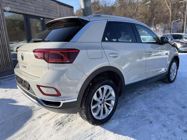 Grey Volkswagen T-Roc 2022 in Vilnius, with an engine capacity of 1.97 L and mileage of 196 thousand km for 16700 €, photo 3 on AUTOMOTO.COM.LV