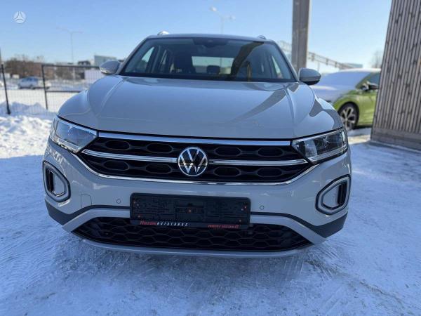 Grey Volkswagen T-Roc 2022 in Vilnius, with an engine capacity of 1.97 L and mileage of 196 thousand km for 16700 €, photo 6 on AUTOMOTO.COM.LV