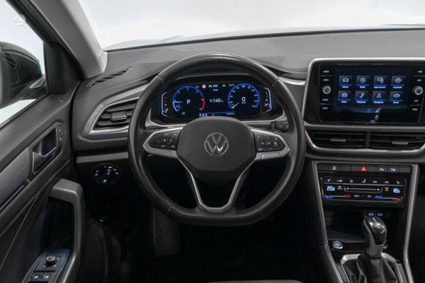 Grey Volkswagen T-Roc 2022 in Vilnius, with an engine capacity of 2.00 L and mileage of 103 thousand km for 23900 €, photo 10 on AUTOMOTO.COM.LV