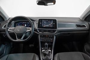 Grey Volkswagen T-Roc 2022 in Vilnius, with an engine capacity of 2.00 L and mileage of 151 thousand km for 20900 €, photo 13 on AUTOMOTO.COM.LV